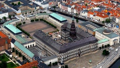 Slotsholmen og Christiansborg | Hamlet Tours
