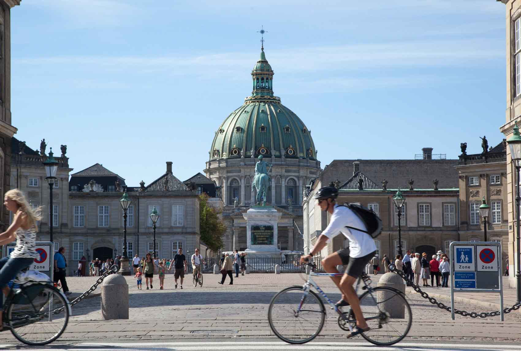 Amalienborg Palace | History and what to see and do at the Queen's palace